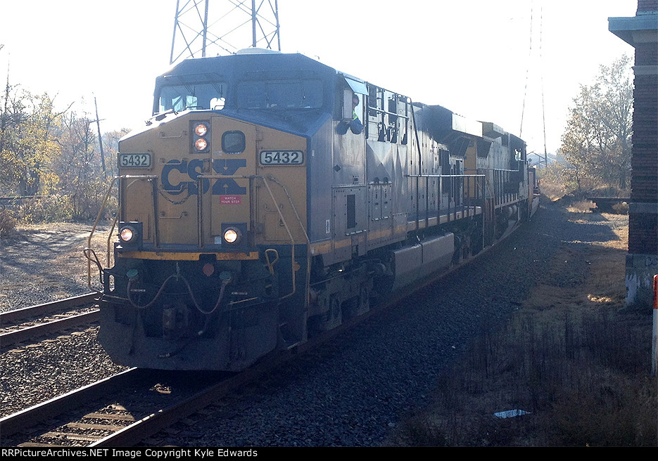 CSX ES40DC #5432 on L034-10